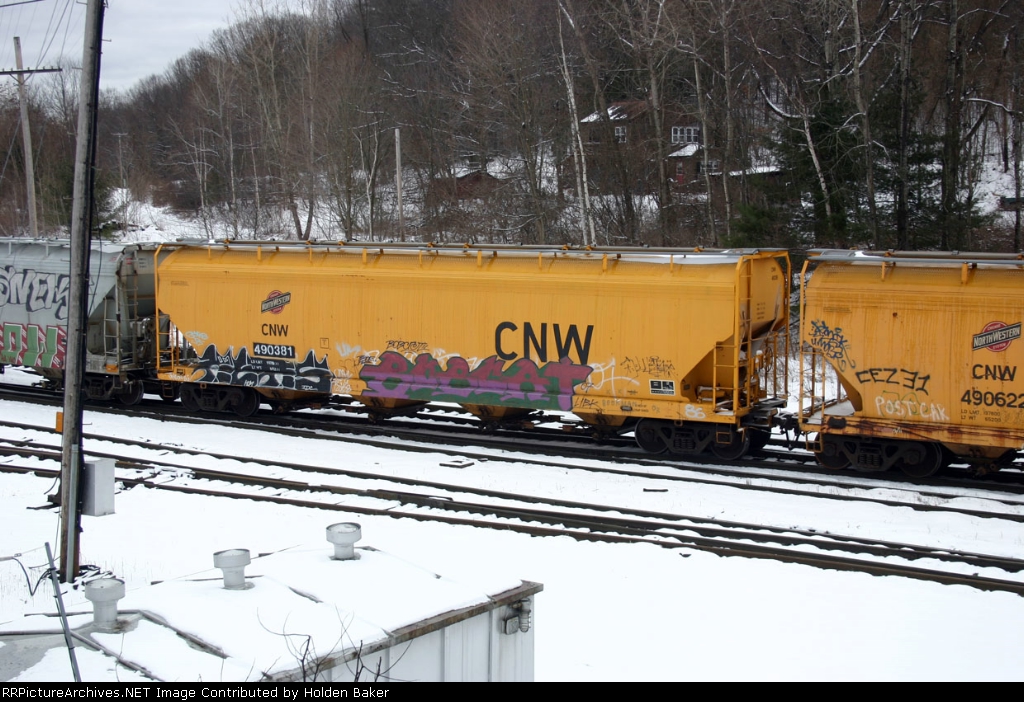 CNW 489381